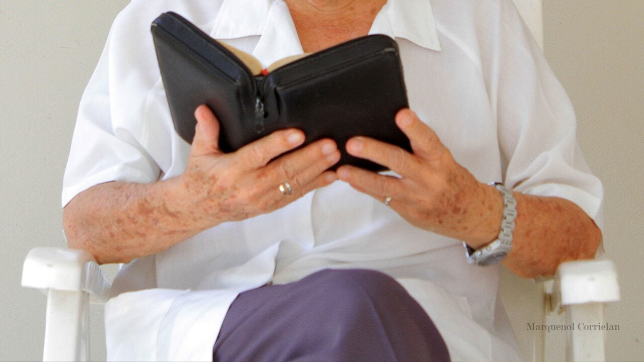 6 Tips for Studying the Bible - Foundational With Dr. Dean